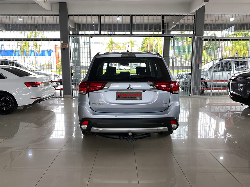 Camioneta mitsubishi outlander 22 d 2016 - Beretta automóveis - Criciúma SC