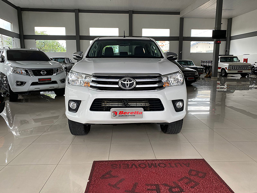 Camioneta toyota hilux cdsrva 4fd 2017 - Beretta automóveis - Criciúma SC