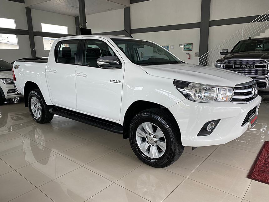 Camioneta toyota hilux cdsrva 4fd 2017 - Beretta automóveis - Criciúma SC